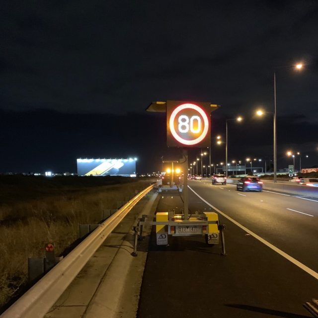 VSLS - Variable Speed Limit Signs Hire | Free Quote